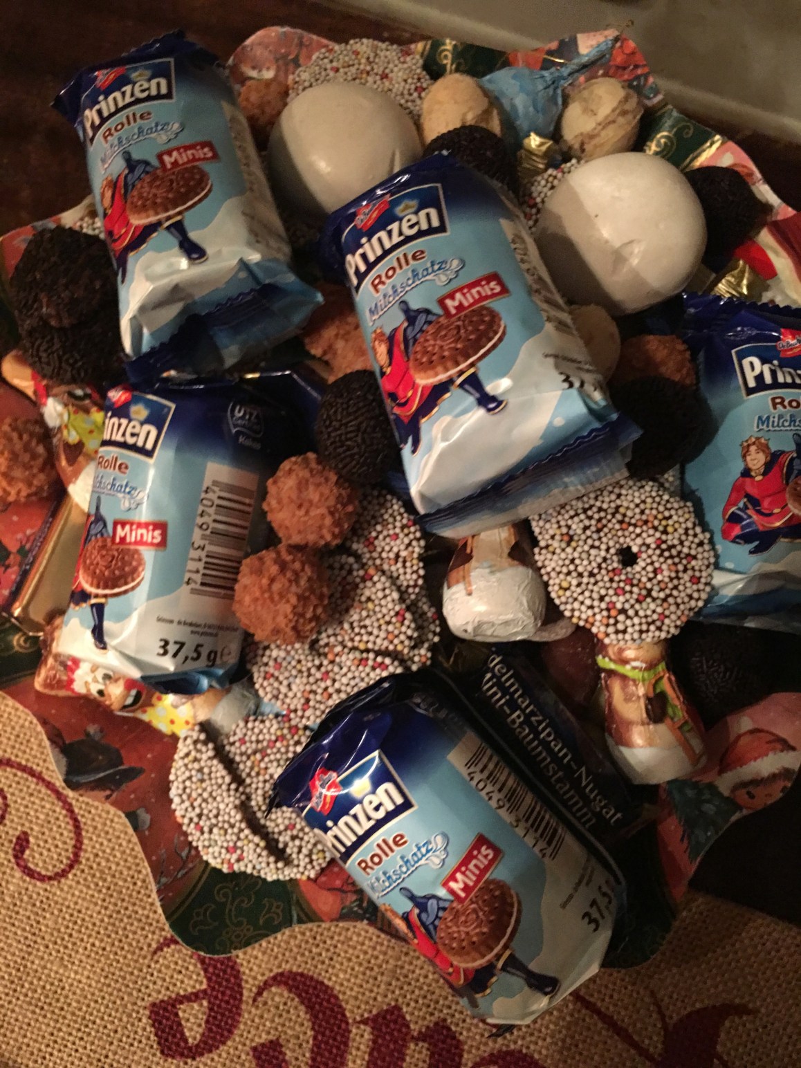 Bunter Teller – A German Christmas Plate Of Goodies For Everyone! – One ...