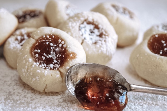 Engelsaugen: Classic German Christmas Cookies With A Jam Filling ...