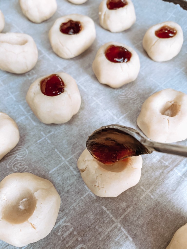 Engelsaugen: Classic German Christmas Cookies With A Jam Filling ...